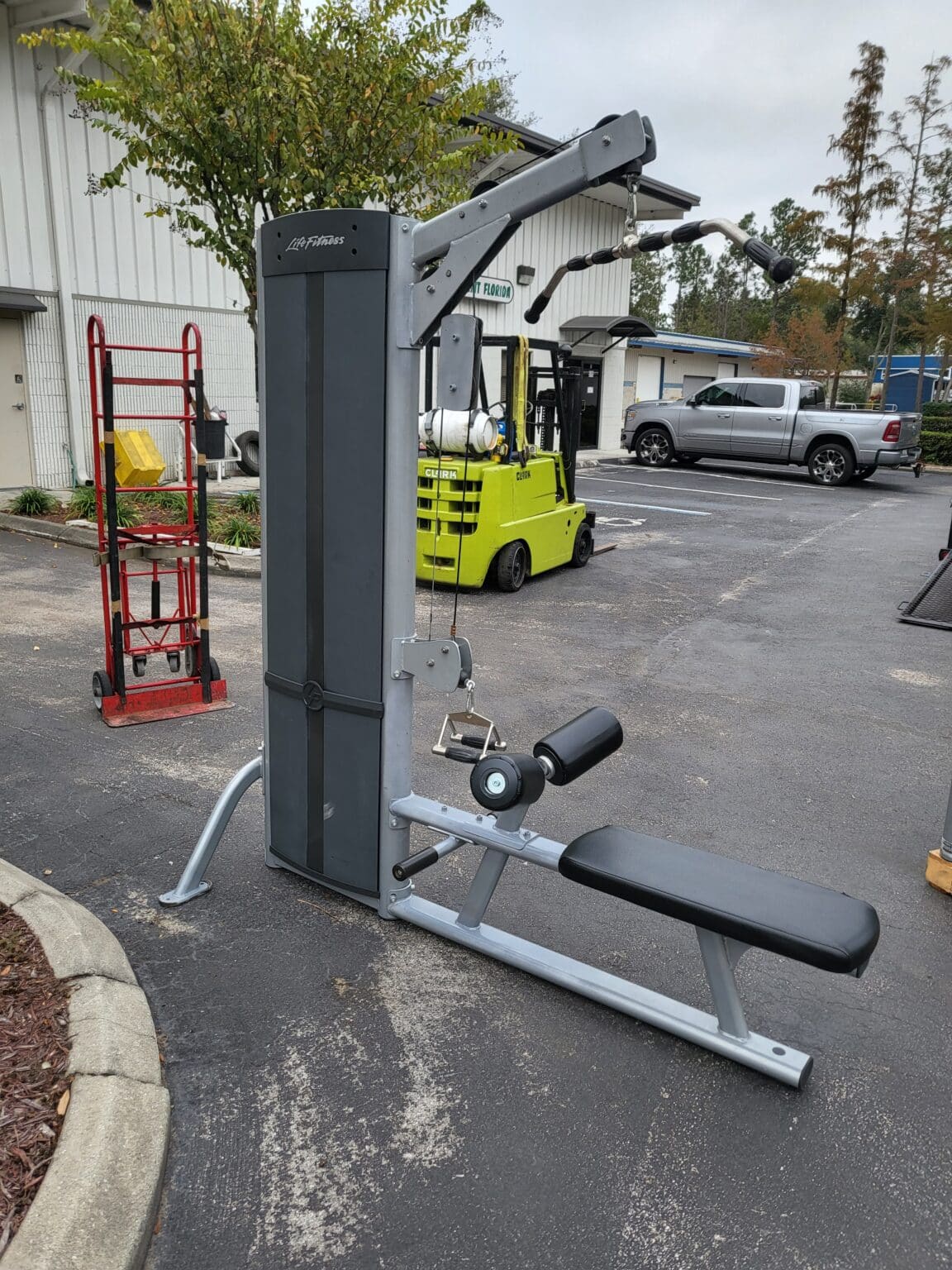 Life Fitness Axiom Series Lat Pulldown / Low Row - ReFit Nation