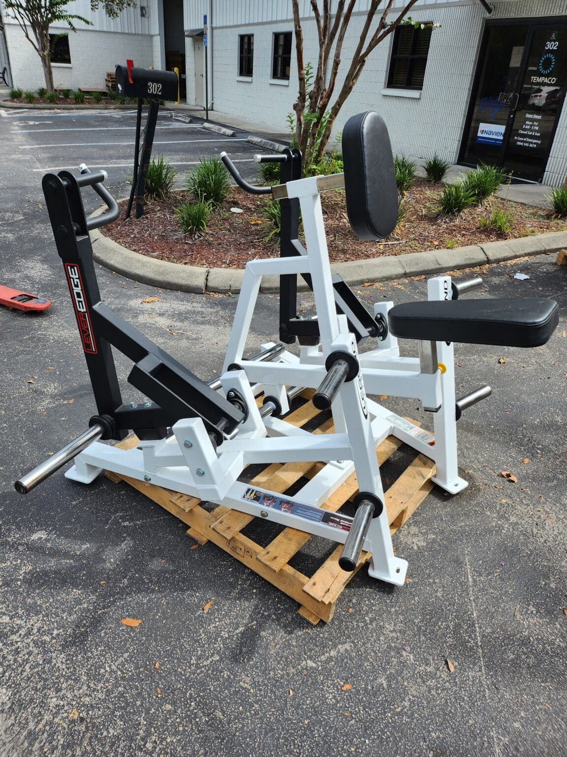 LeverEDGE Fitness Unilateral Converging Seated Vertical Row - ReFit Nation